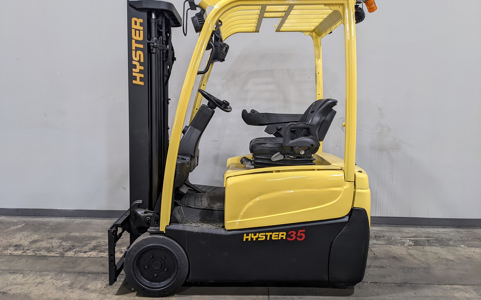 2014 HYSTER J35XNT Stock # 7821 for sale near Cary, IL | IL HYSTER Dealer